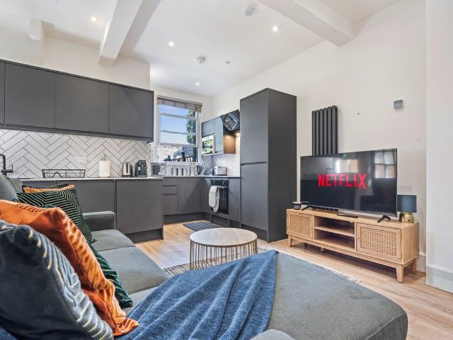 London Borough Of Newham E15, 2 bed flat to rent, £4,538 pcm | PrimeLocation