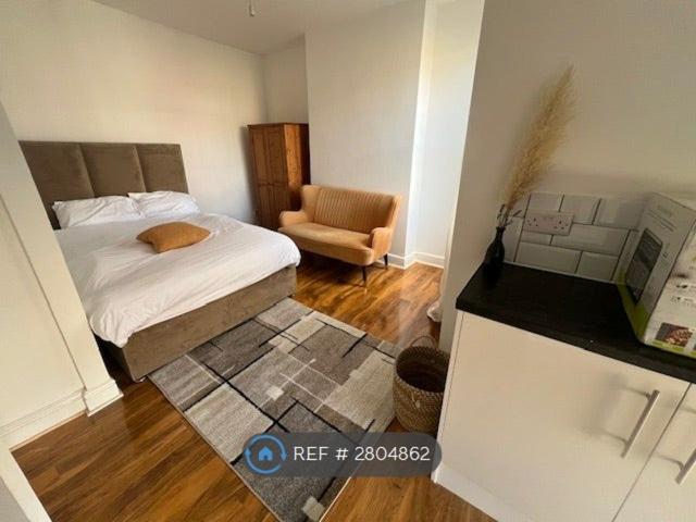 London, Brixton, Herne Hill, Tulse Hill, West Dulwich SE27, Studio to rent, £1,295 pcm | PrimeLocation
