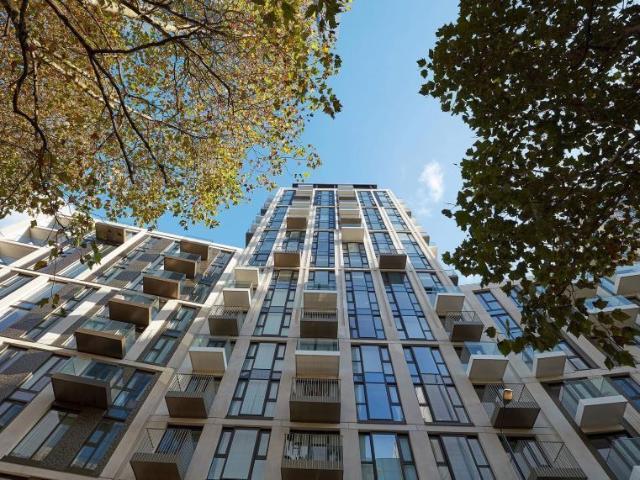 London Dock, Admiralty House, Vaughan Way, London E1W, 2 bed flat to rent, £4,000 pcm | PrimeLocation