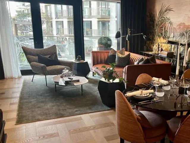 London Dock Marketing Suite, Pennington Quay Walk, London, E1W 2BT, United Kingdom | 3 bed apartment for rent #140800065 | Rentberry