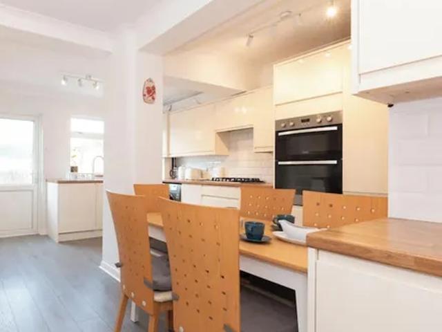 London, DA16 1LQ, United Kingdom | 4 bed house for rent #147225907 | Rentberry