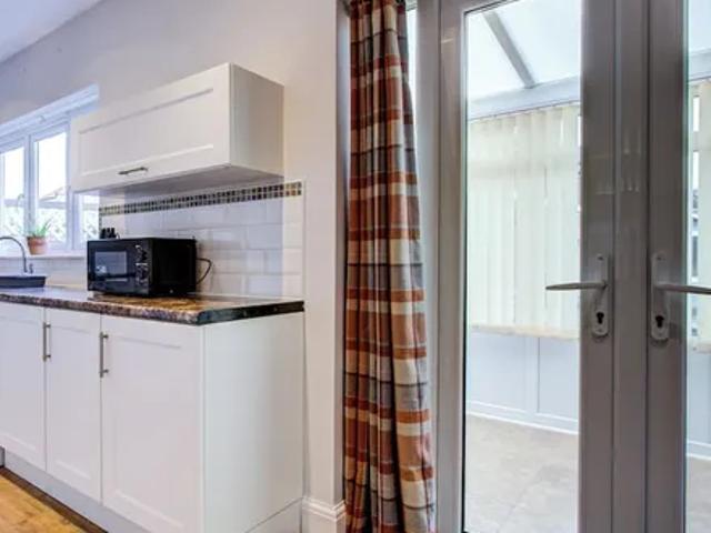 London, DA16 1PY, United Kingdom | 4 bed apartment for rent #160244297 | Rentberry