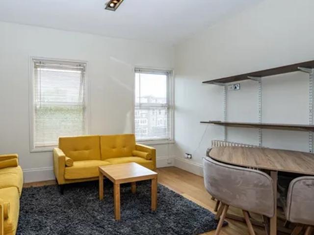 London Dental Implant, 158 160 Battersea Park Road, London, SW11 4ET, United Kingdom | 3 bed house for rent #167863679 | Rentberry