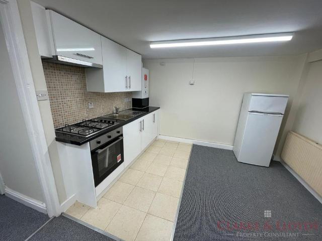 London E14 1 bed flat to rent £1,733 pcm £400 pw
