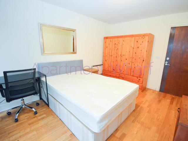 London, E14 1 bed in a flat share to rent £1,083 pcm £250 pw