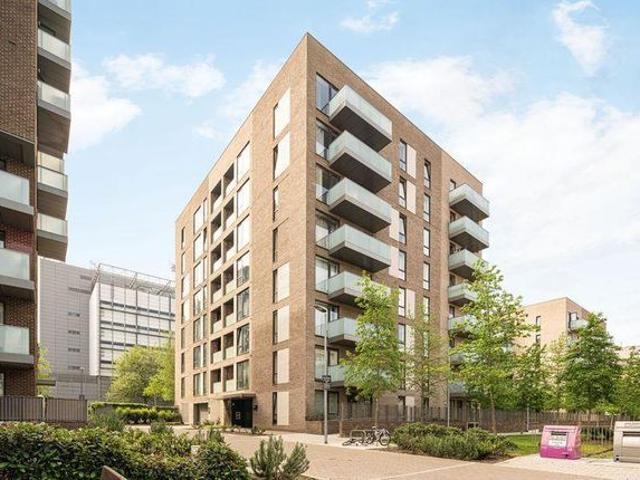 London E14, 2 bed flat to rent, £2,400 pcm | PrimeLocation