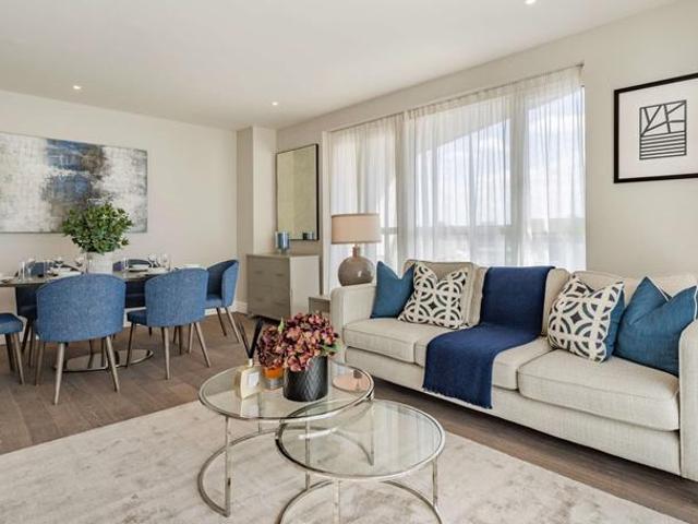 London E14 2 bed flat to rent £3,900 pcm £900 pw
