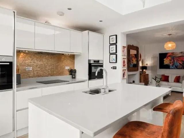 London, E14 3AD, United Kingdom | 4 bed house for rent #167291877 | Rentberry