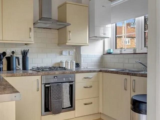 London, E14 3AD, United Kingdom | 3 bed house for rent #167306470 | Rentberry