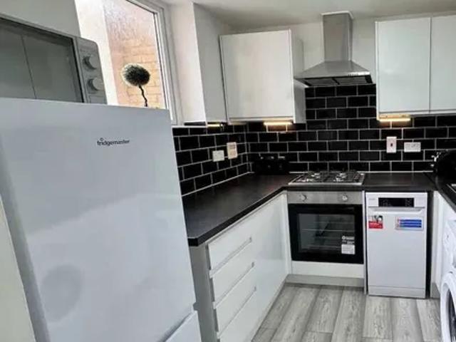 London, E14 3AP, United Kingdom | Studio apartment for rent #167059097 | Rentberry