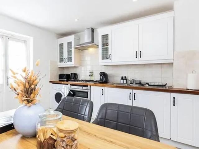 London, E14 3DE, United Kingdom | 2 bed house for rent #121432856 | Rentberry