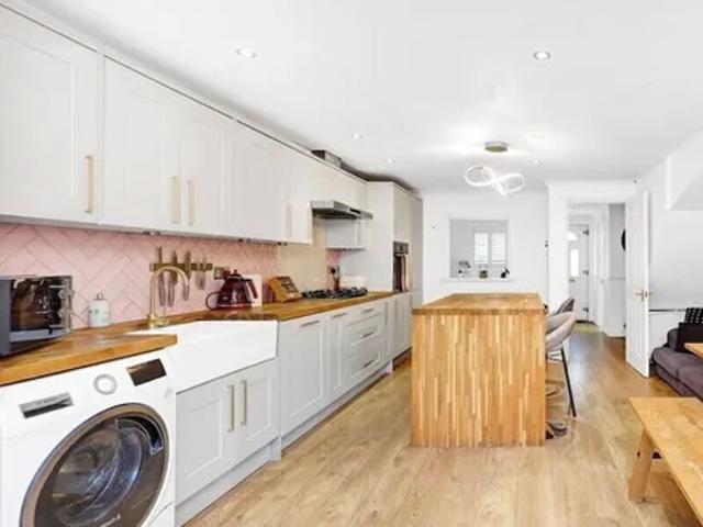 London, E14 7HU, United Kingdom | 3 bed townhouse for rent #117787648 | Rentberry