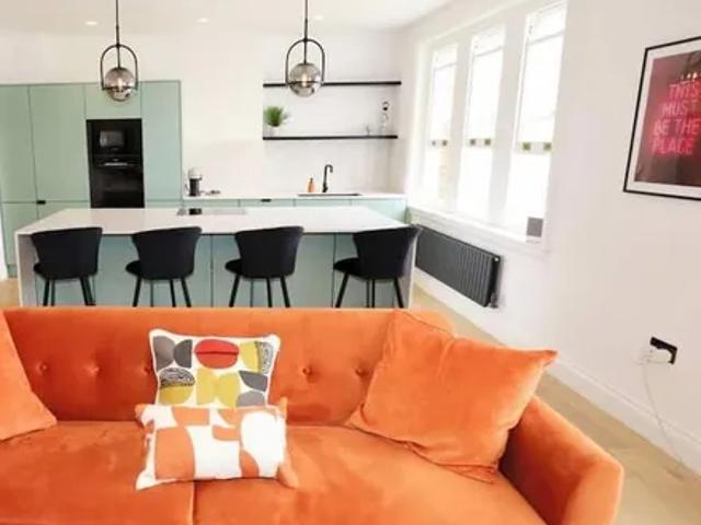 London, E14 9NS, United Kingdom | 3 bed apartment for rent #128458884 | Rentberry