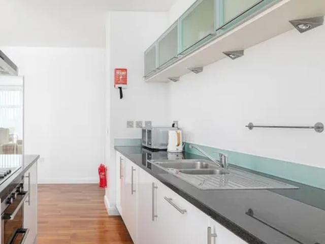 London, E14 9RT, United Kingdom | 2 bed apartment for rent #147299494 | Rentberry