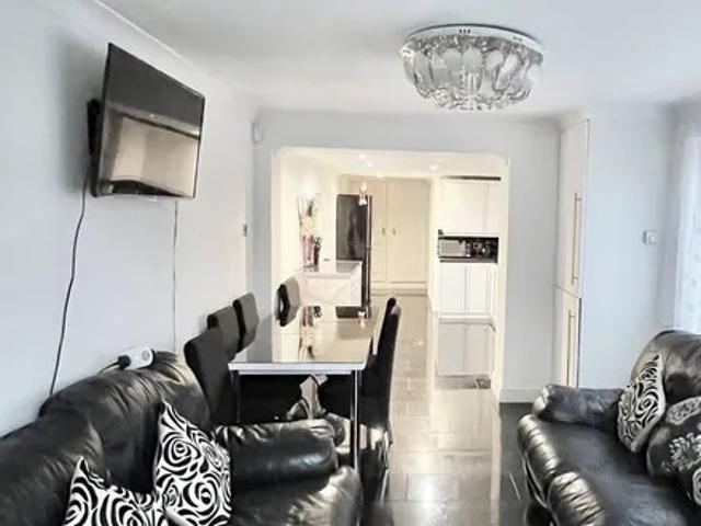 London, E15 1SL, United Kingdom | 5 bed house for rent #123952098 | Rentberry