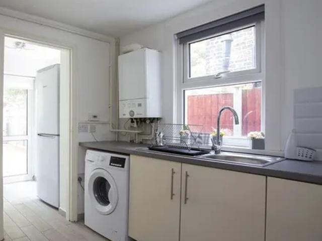 London, E15 3HG, United Kingdom | 3 bed house for rent #96800954 | Rentberry