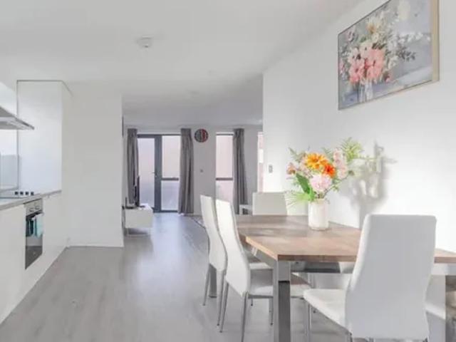 London, E16 1QX, United Kingdom | 3 bed apartment for rent #147299890 | Rentberry