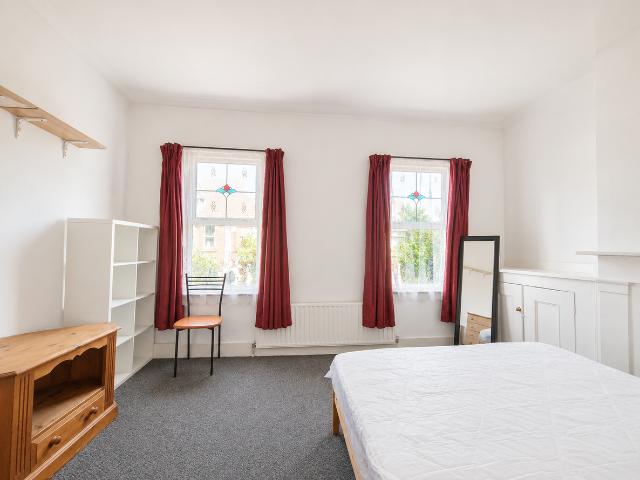 London E17, Room to rent, £1,000 pcm | PrimeLocation