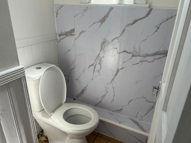 London E18, 2 bed flat to rent, £2,000 pcm | PrimeLocation