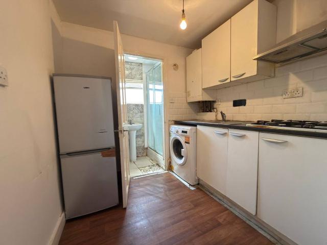 London E13, 1 bed flat to rent, £1,375 pcm | PrimeLocation