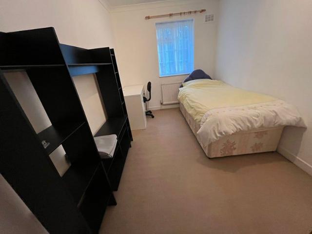 London E1W, Room to rent, £900 pcm | PrimeLocation
