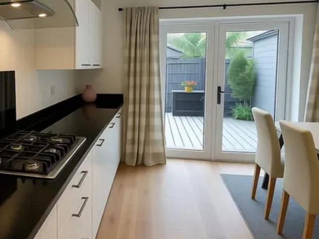 London, E1W 2JP, United Kingdom | 3 bed townhouse for rent #160277996 | Rentberry