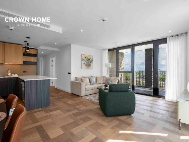 London E1W 3 bed apartment to rent £5,800 pcm £1,338 pw