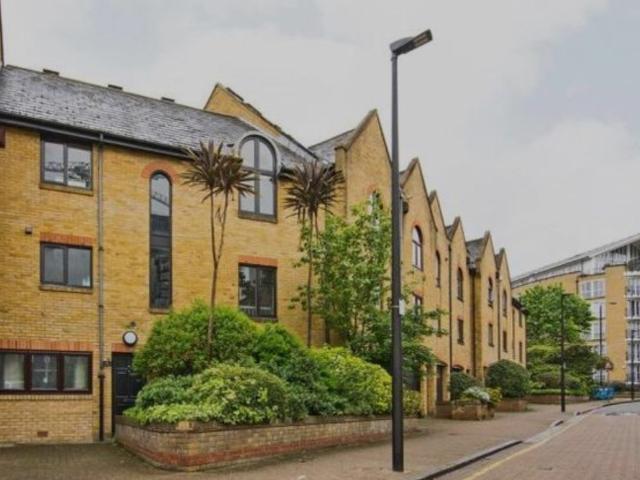London E1W, 3 bed flat to rent, £3,142 pcm | PrimeLocation
