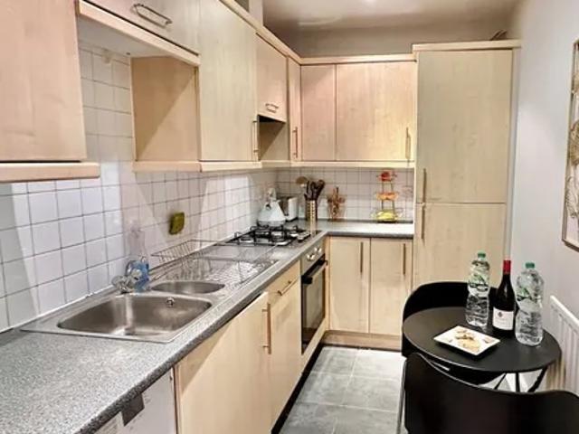 London, E1W 3HT, United Kingdom | 3 bed apartment for rent #147212985 | Rentberry