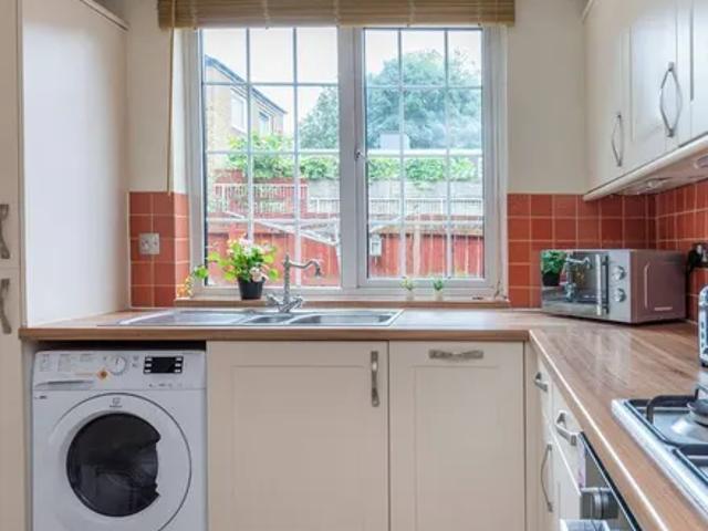 London, E1 0ED, United Kingdom | 3 bed house for rent #147341821 | Rentberry