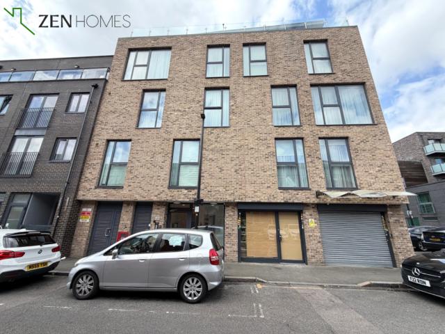 London E1 2 bed apartment to rent £2,500 pcm £577 pw