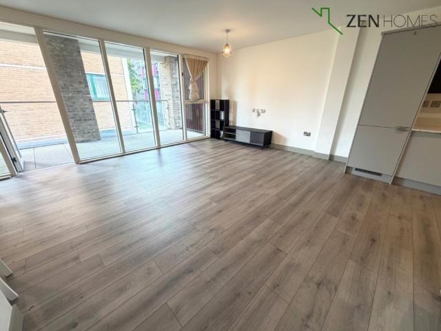 London E1 2 bed apartment to rent £2,500 pcm £577 pw