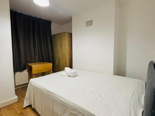 London E1, Room to rent, £797 pcm | PrimeLocation