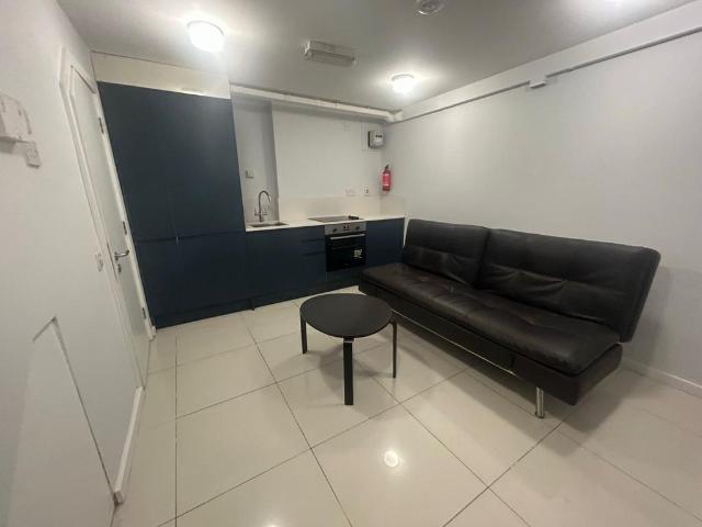 London E2 1 bed flat to rent £1,600 pcm £369 pw