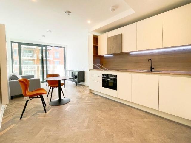 London E3, 1 bed flat to rent, £1,950 pcm | PrimeLocation