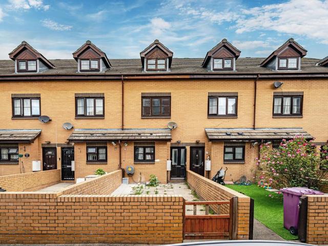 London E3 4 bed terraced house to rent £3,500 pcm £808 pw