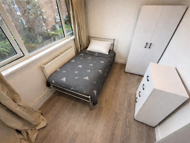 London E3, Room to rent, £750 pcm | PrimeLocation
