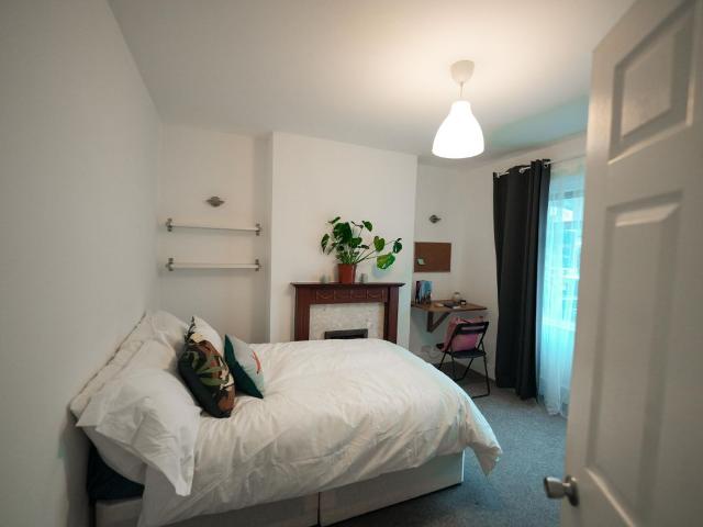 London E3, Room to rent, £875 pcm | PrimeLocation