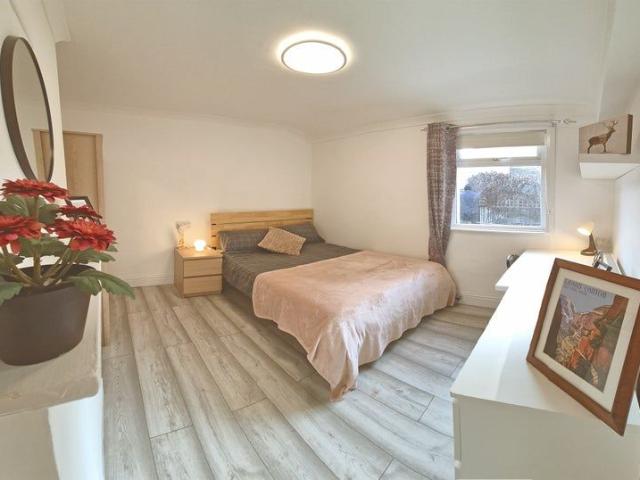 London E3, Room to rent, £985 pcm | PrimeLocation