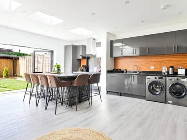 London, E6 6AG, United Kingdom | 4 bed house for rent #154374523 | Rentberry