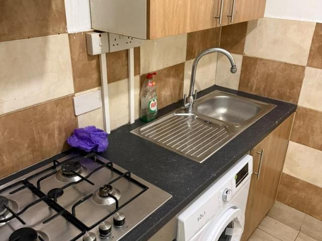LONDON E6 Flat to rent £2,200 pcm £508 pw