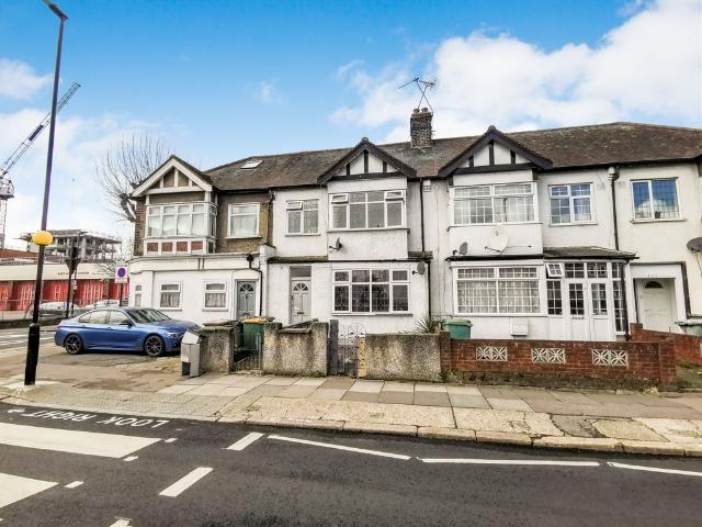 London E6, Room to rent, £675 pcm | PrimeLocation