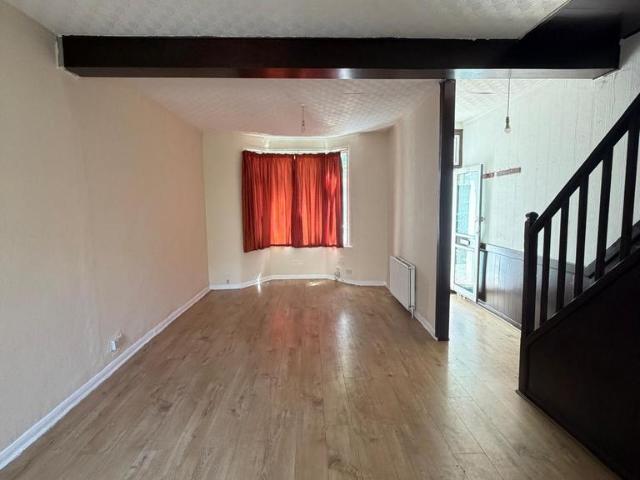 LONDON, E7 3 bed terraced house to rent £2,400 pcm £554 pw