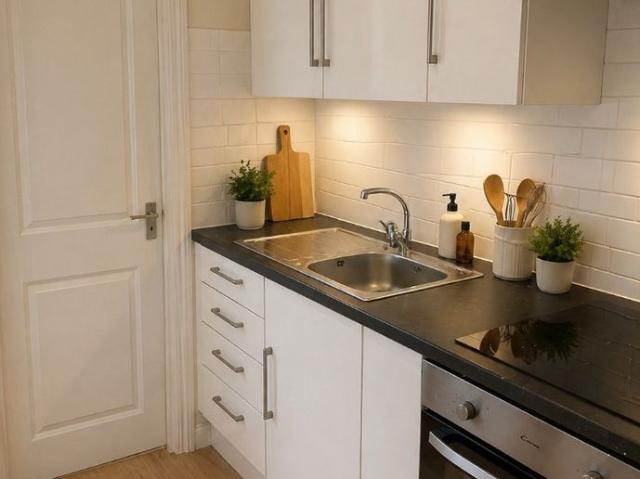 London E8, Room to rent, £1,439 pcm | PrimeLocation