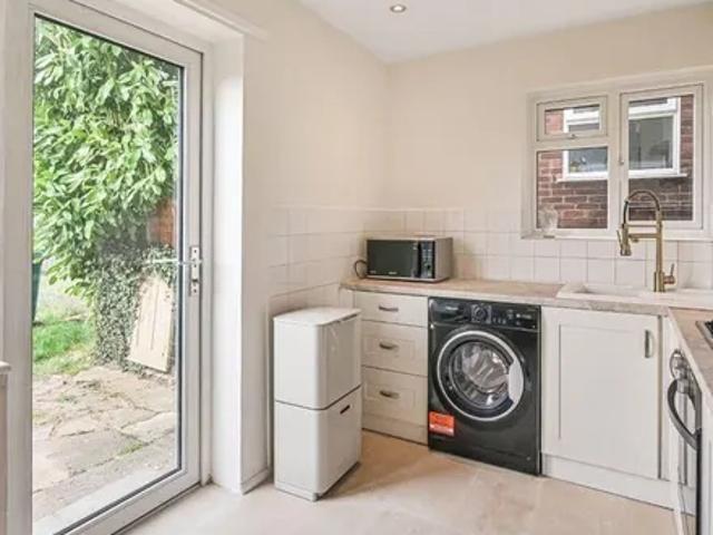 London, EN5 2LJ, United Kingdom | 2 bed apartment for rent #147466676 | Rentberry