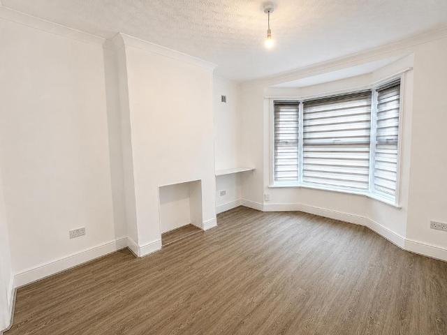 London, EN3 3 bed terraced house to rent £2,150 pcm £496 pw