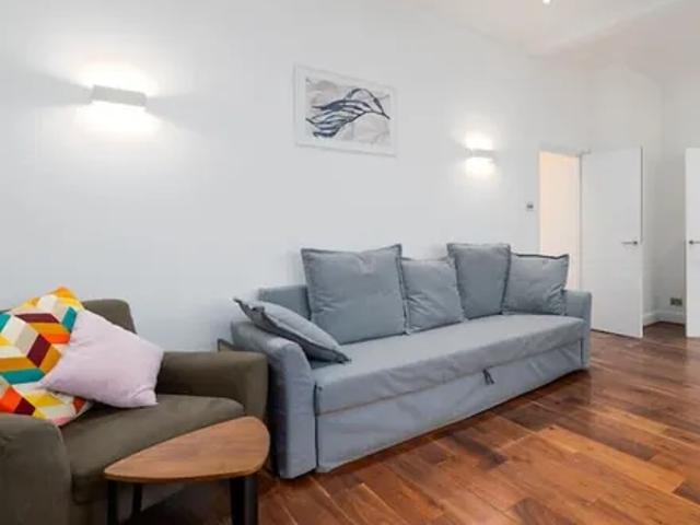 London, EC4A 2BP, United Kingdom | 2 bed apartment for rent #96054012 | Rentberry