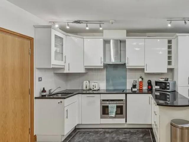 London, EC2V 6HH, United Kingdom | 1 bed apartment for rent #165870916 | Rentberry