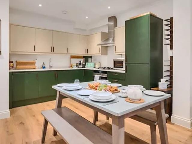 London, KT8 9BY, United Kingdom | 2 bed apartment for rent #165051981 | Rentberry