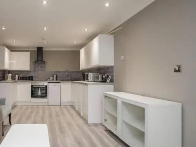 London, KT1 2ND, United Kingdom | 2 bed apartment for rent #164489561 | Rentberry